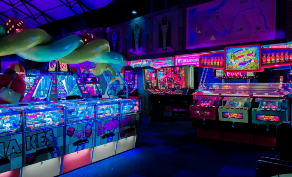 Why Larks Will Be The Next Big Eatertainment Franchise - Larks ...